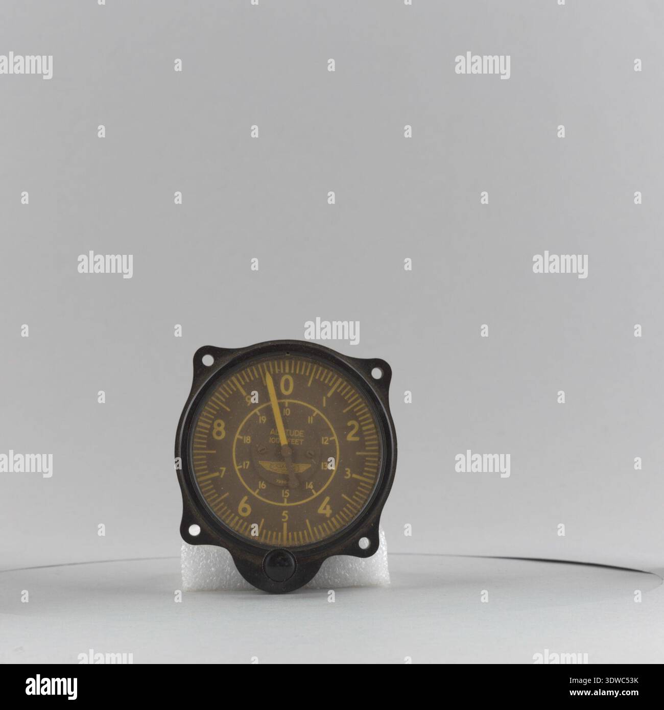 Brown dial white scale markings hi-res stock photography and images - Alamy