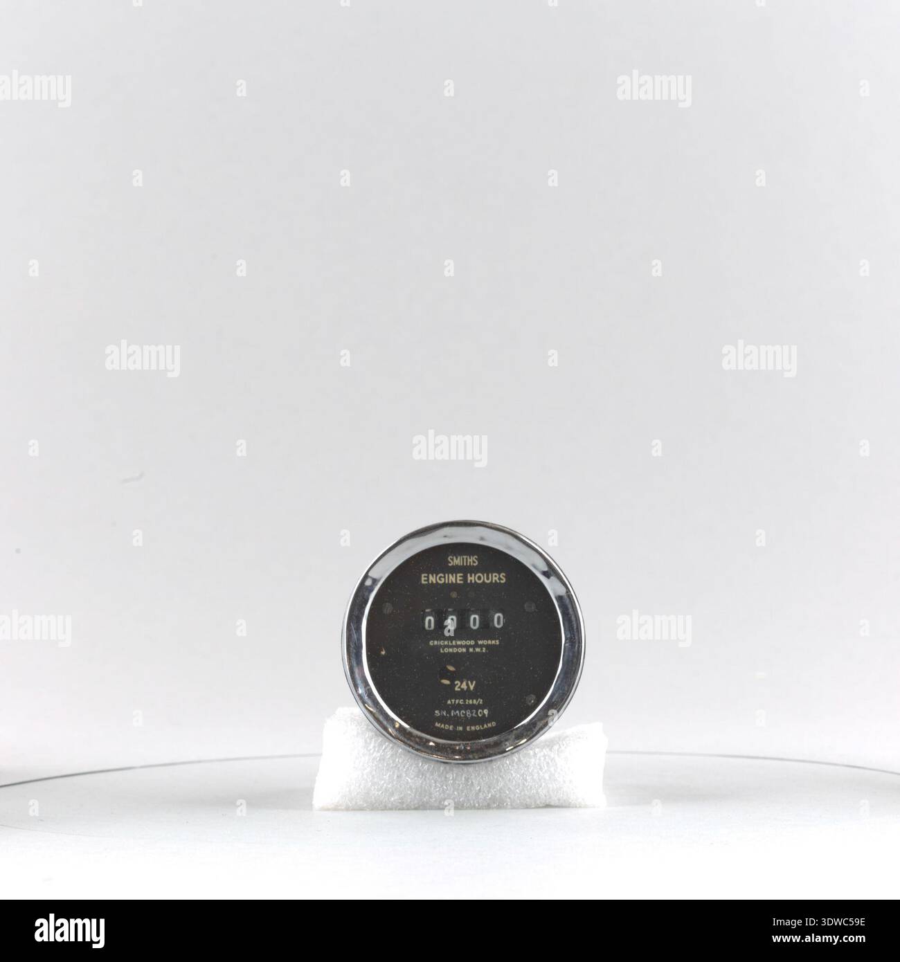 Hour accumulation meter hi-res stock photography and images - Alamy