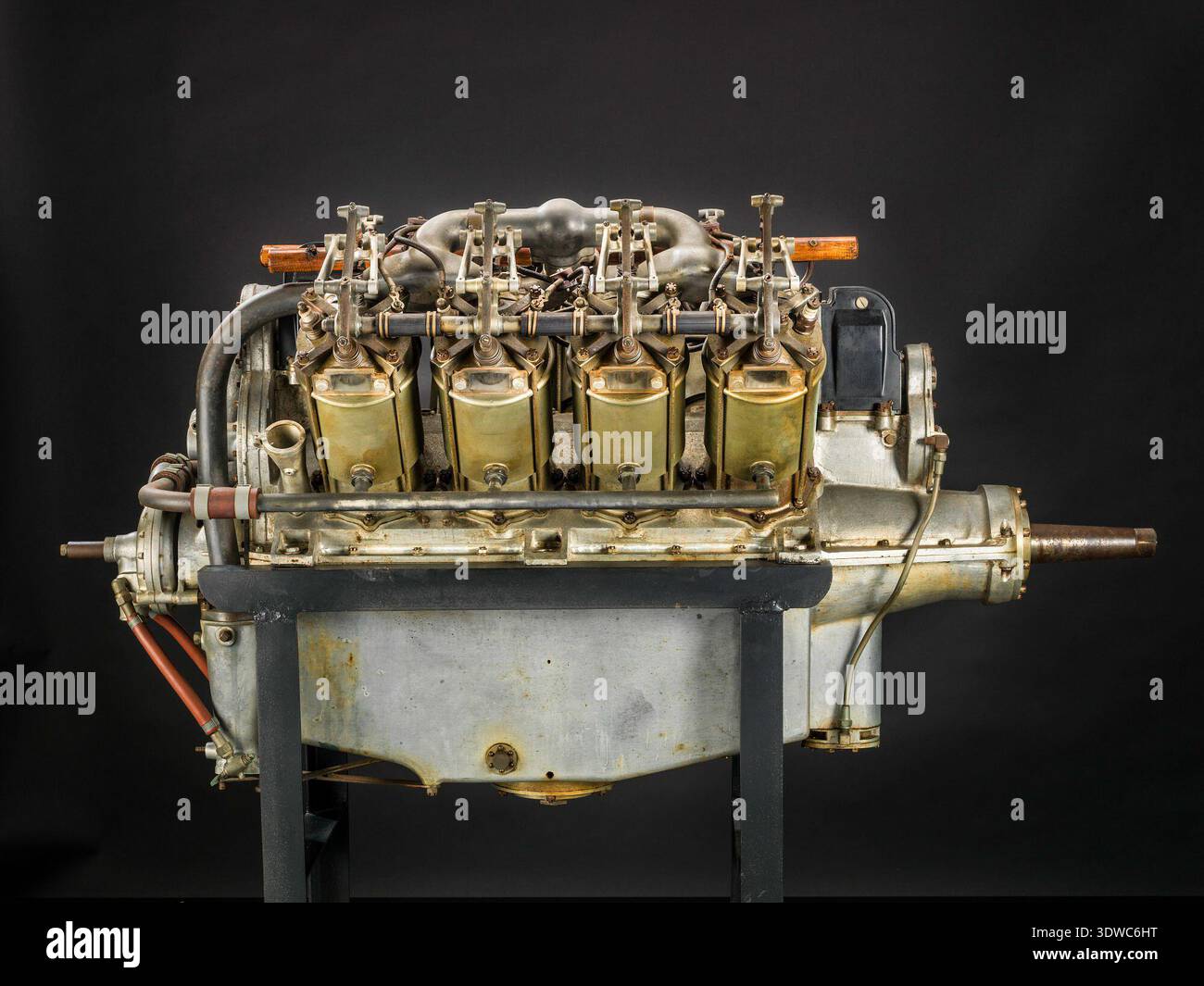 Curtiss OXX-6 is a liquid-cooled V-8 aircraft engine introduced around ...