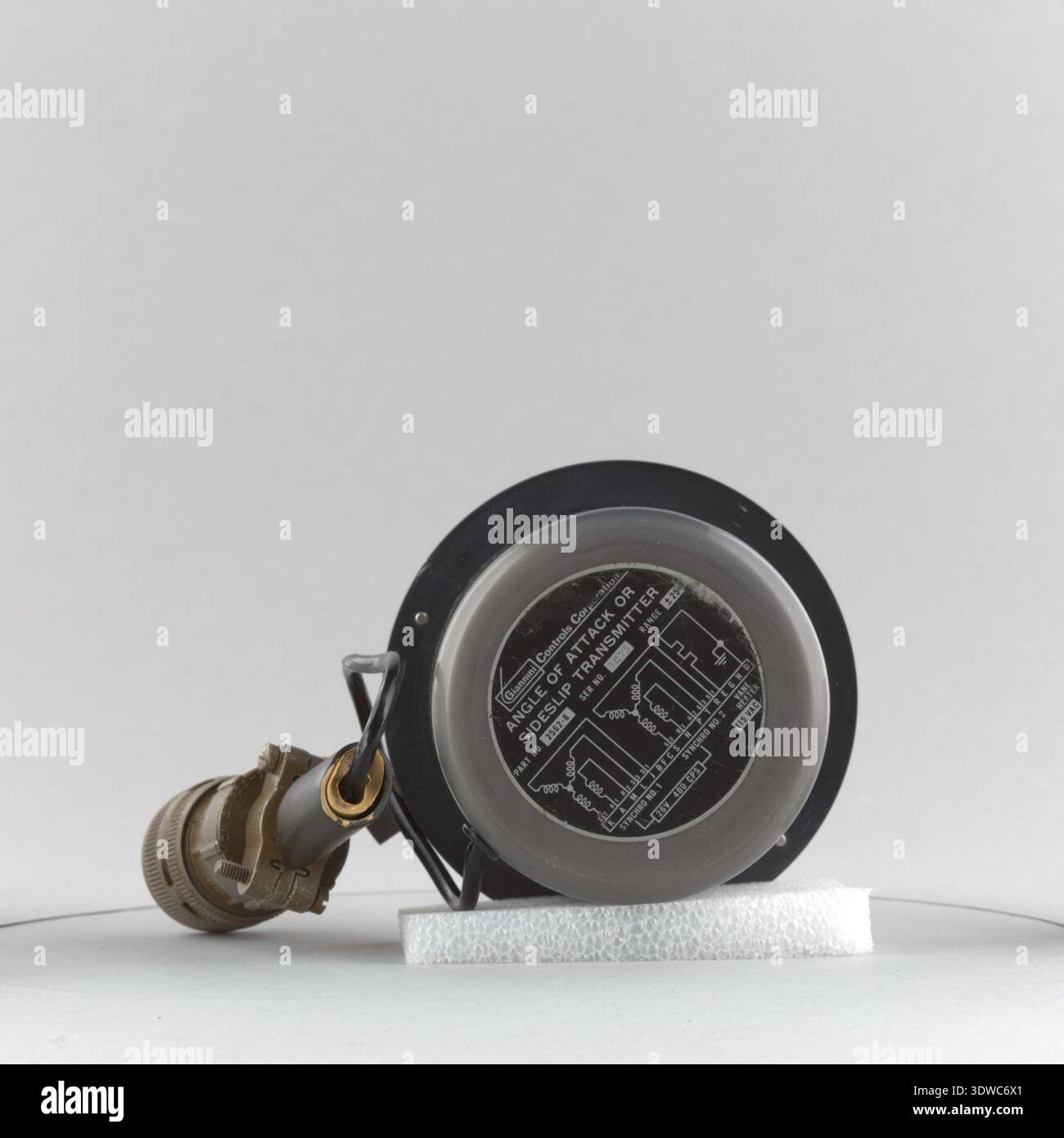 Aircraft angle transmitter unit hi-res stock photography and images - Alamy