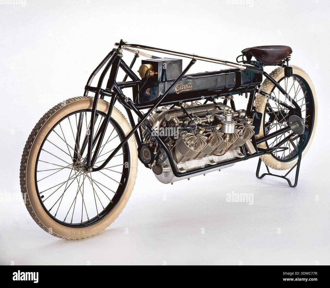 1907 speed record motorcycle hi-res stock photography and images - Alamy