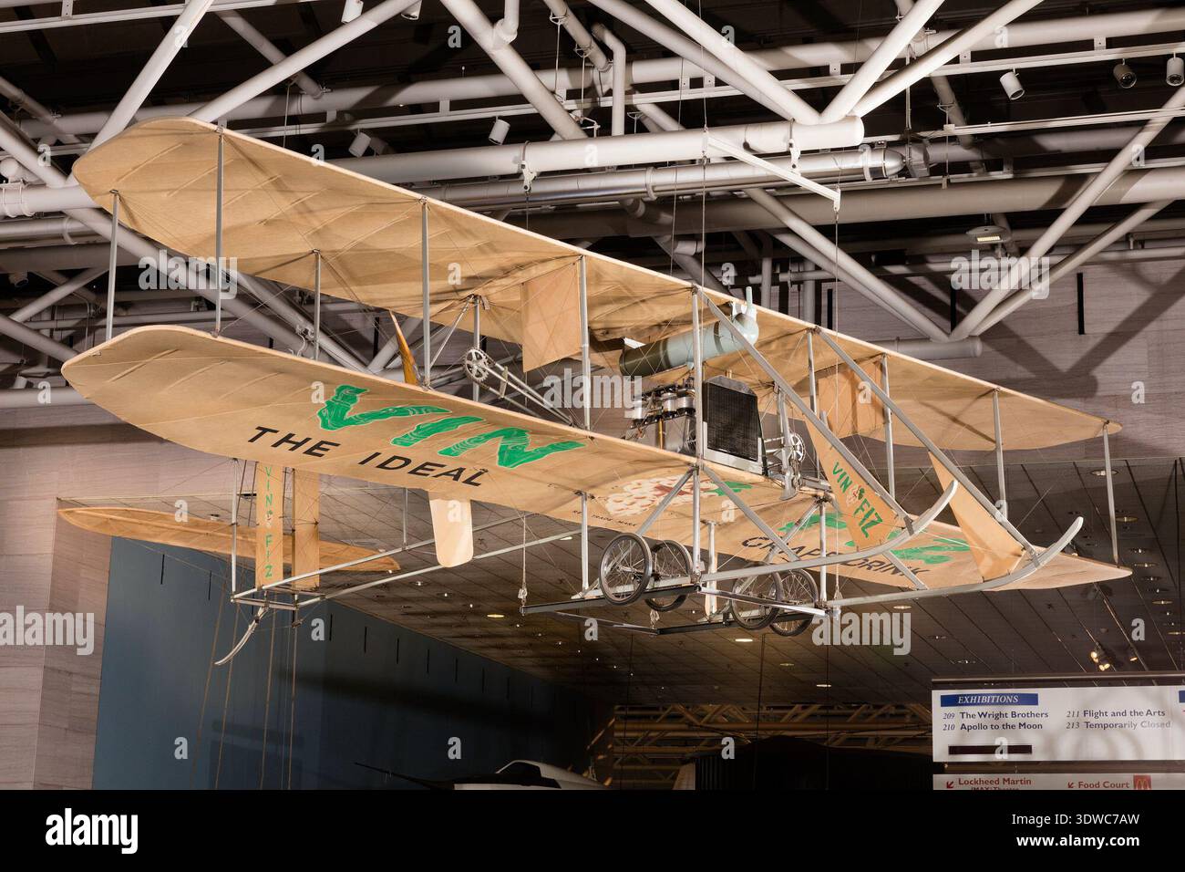 Dual bay biplane structure hi-res stock photography and images - Alamy