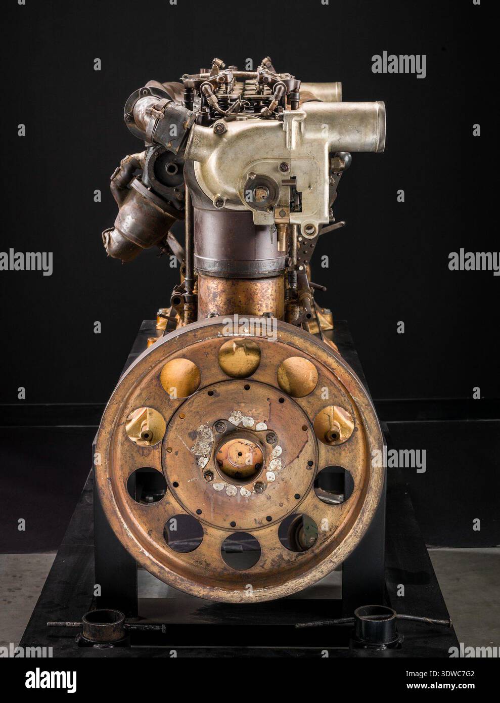 Aircraft engine damage study hi-res stock photography and images - Alamy