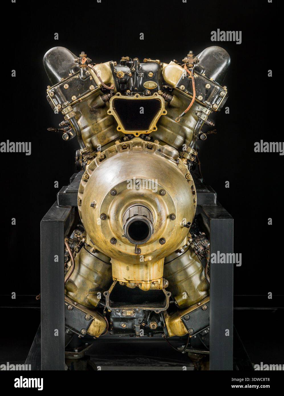 Packard 1a 2775 x 24 engine hi-res stock photography and images - Alamy