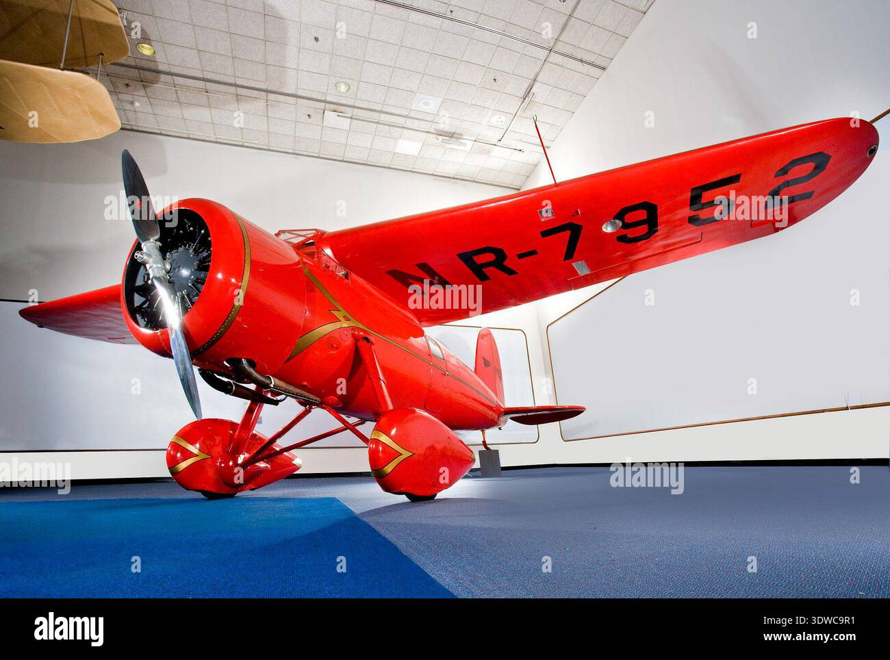 Lockheed Vega 5B NR7952 was a cabin monoplane produced by the Lockheed ...