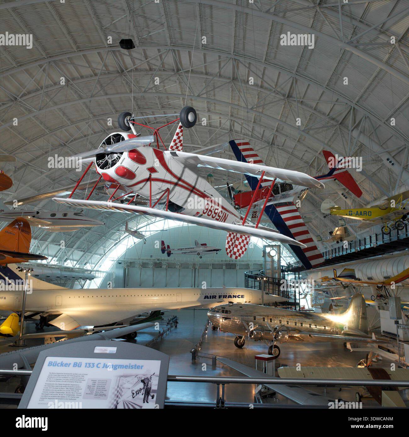 Warner scarab 185 hp radial engine hi-res stock photography and images ...