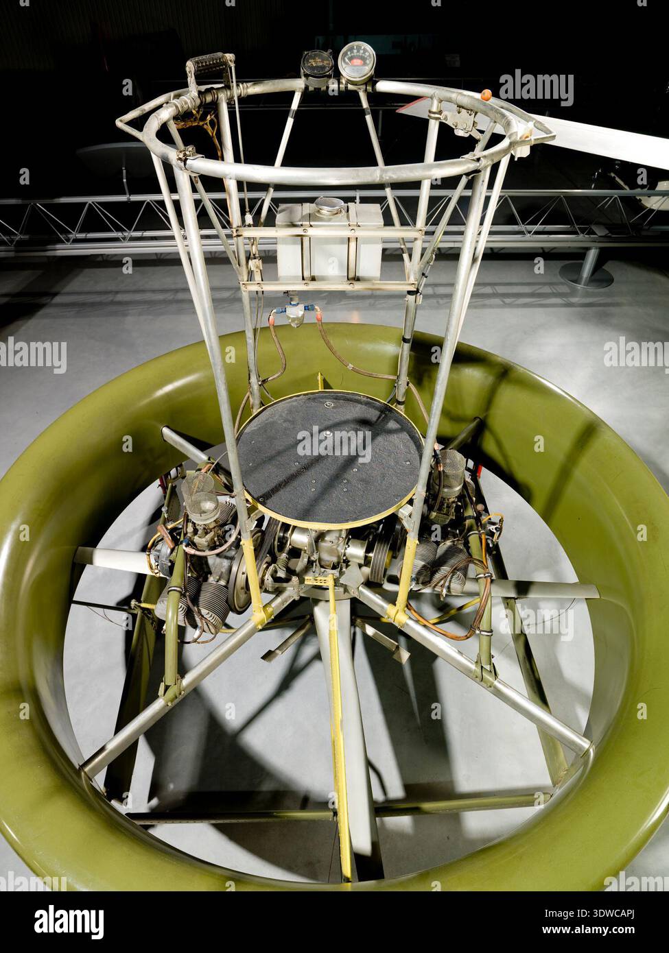 Hiller Model 1031-A-1 was a one-man, twin-engine flying platform with ...
