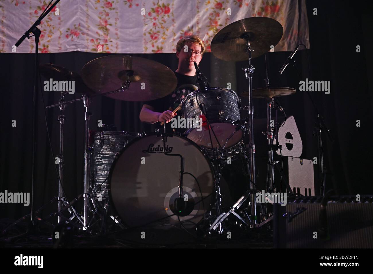 LONDON, ENGLAND - FEBRUARY 25: Alan Miller of ‘Wednesday’ performing at ...