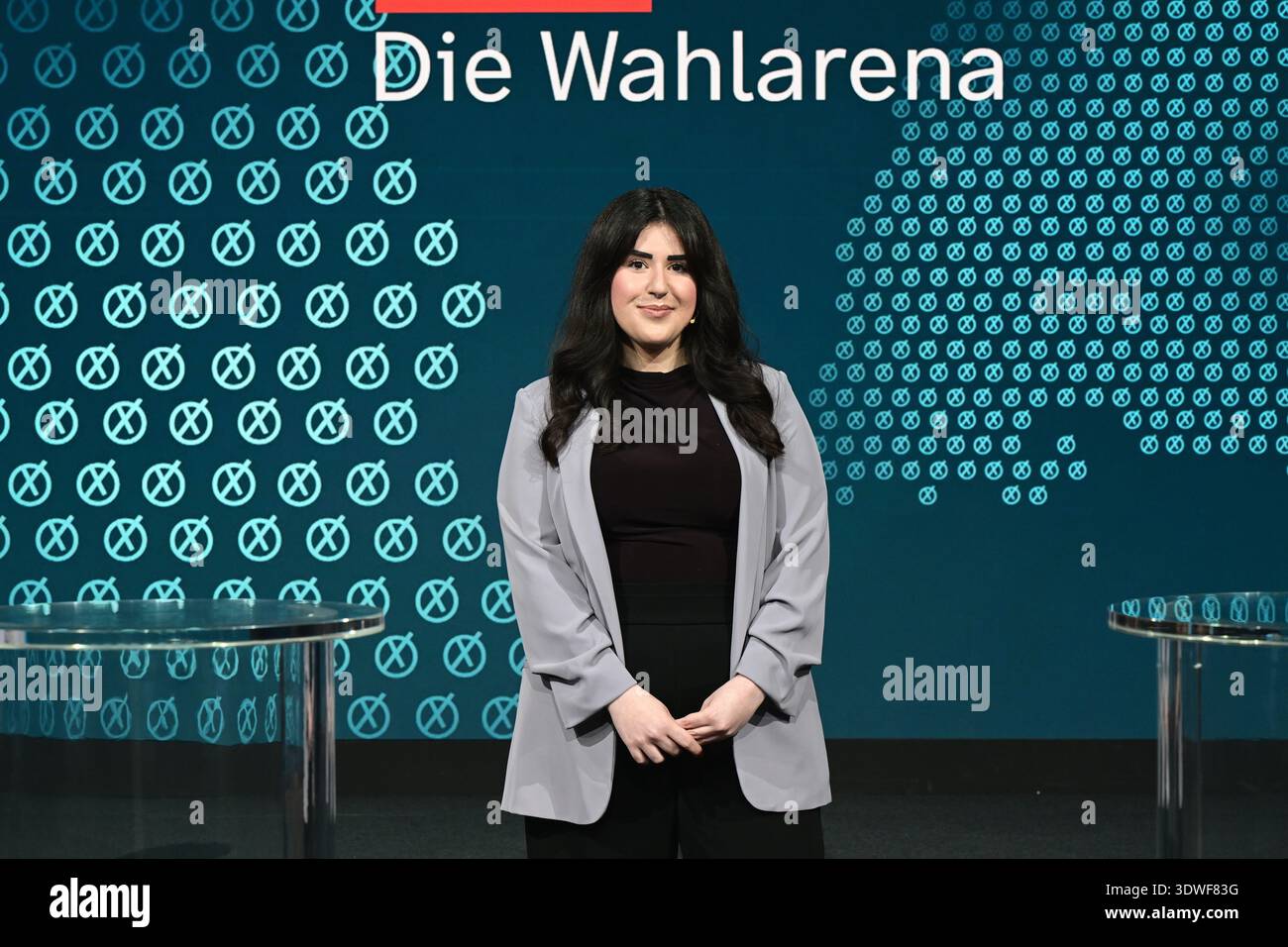 Stuttgart, Germany. 26th Feb, 2026. Mersedeh Ghazaei (Die Linke) takes ...