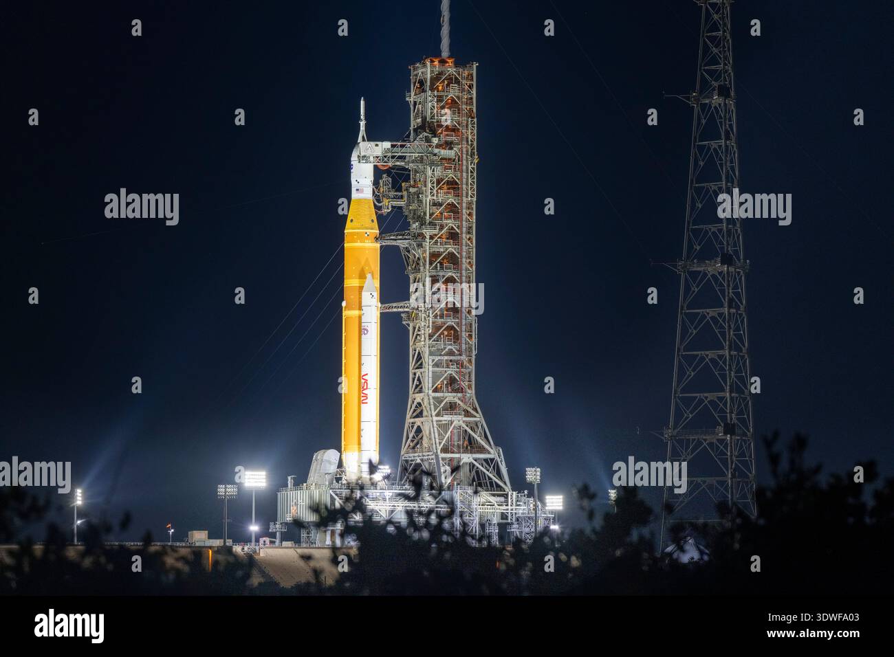 Artemis ii rocket launch hi-res stock photography and images - Alamy