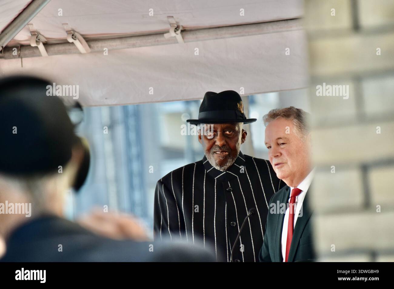 Bill Duke poses with Hollywood Walk of Fame producer Jerry Neuman ...