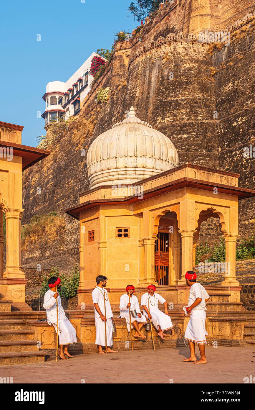 India, Madhya Pradesh state, Maheshwar on the banks of the Narmada ...
