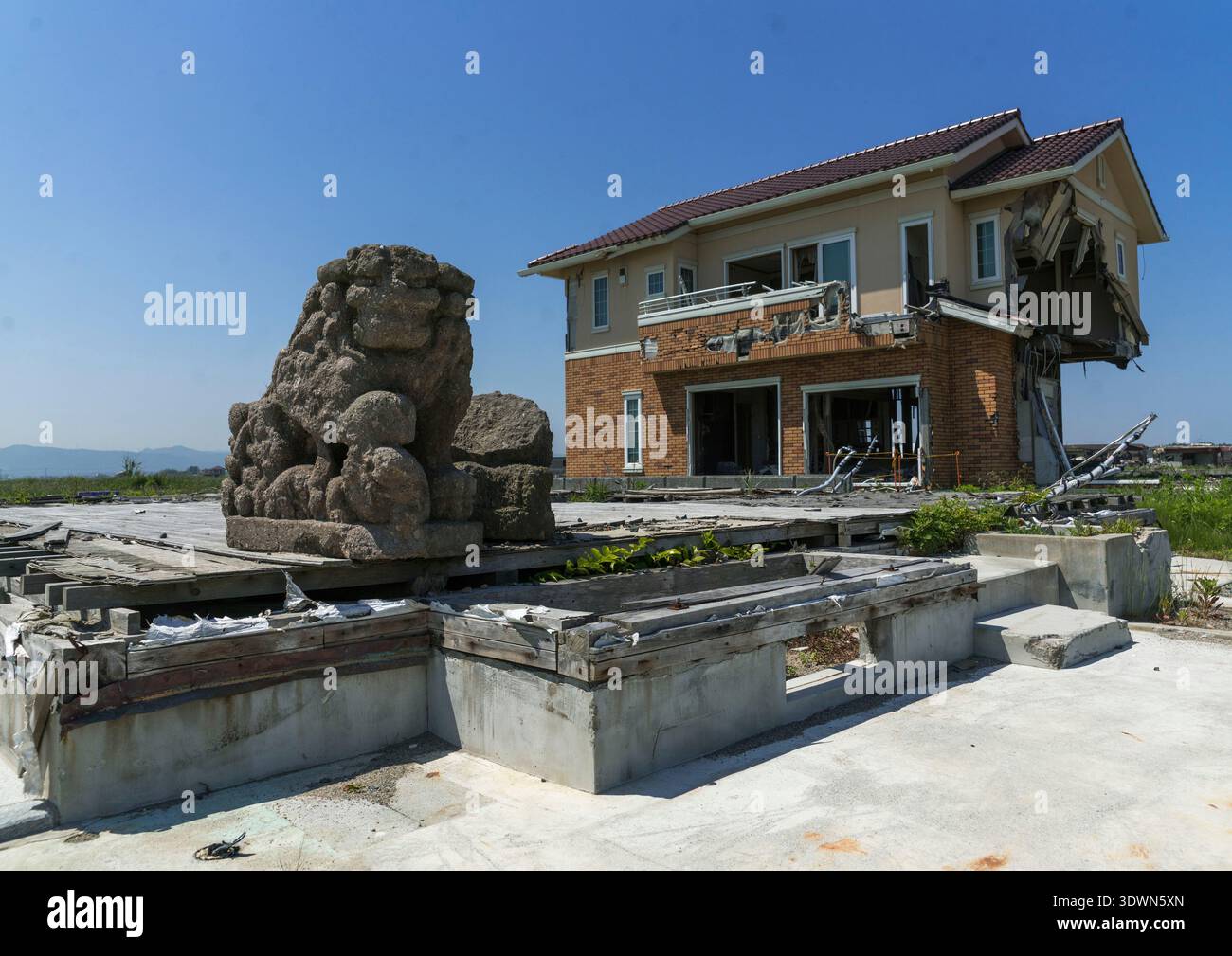 Japan, Honshu island, Namie, A house destroyed by the 2011 earthquake ...