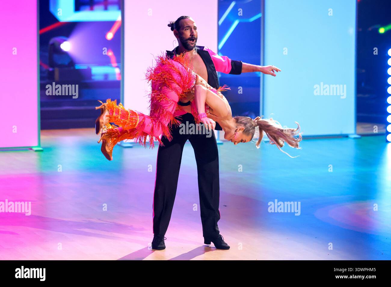 27 February 2026, North Rhine-Westphalia, Cologne: Singer Anna-Carina ...