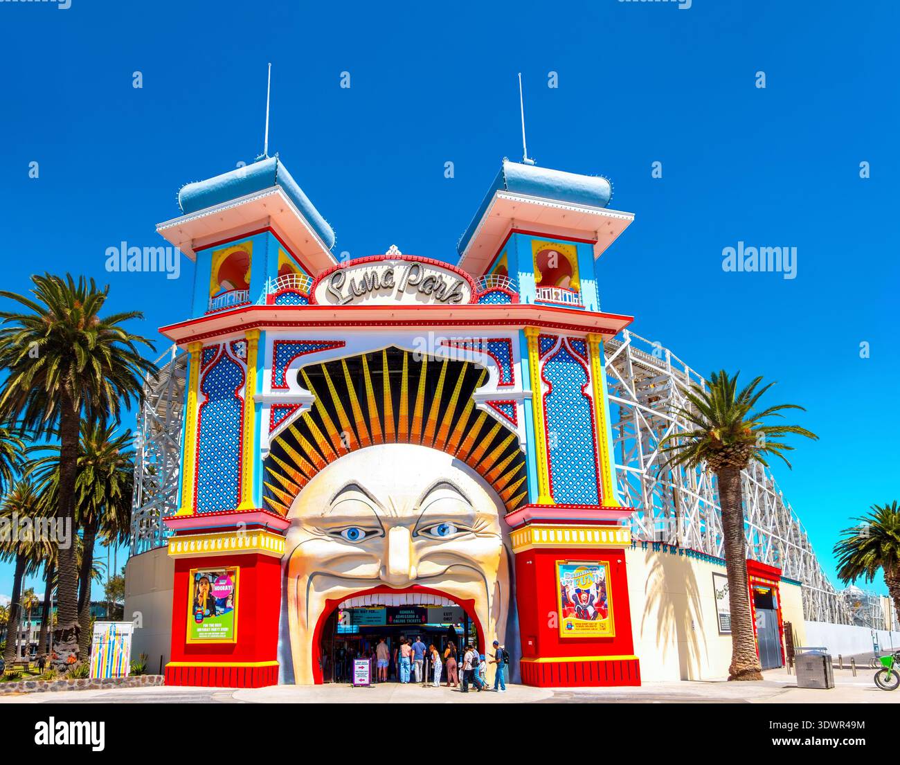 Iconic mr moon face entry hi-res stock photography and images - Alamy