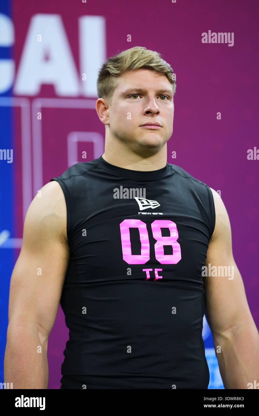 SMU tight end Matt Hibner (08) runs a drill at the NFL football ...