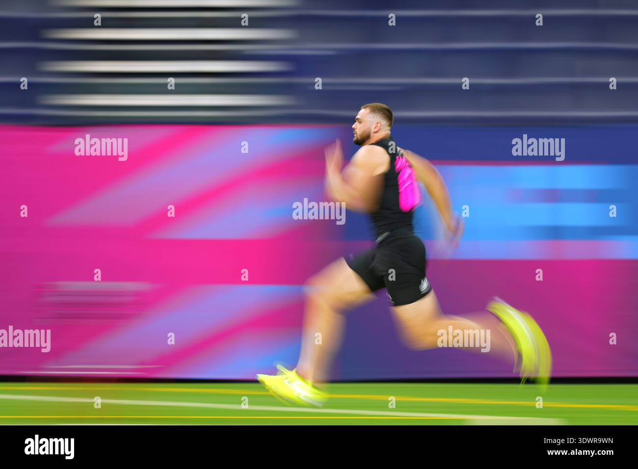 In this photograph taken with a slow shutter speed, Utah tight end ...