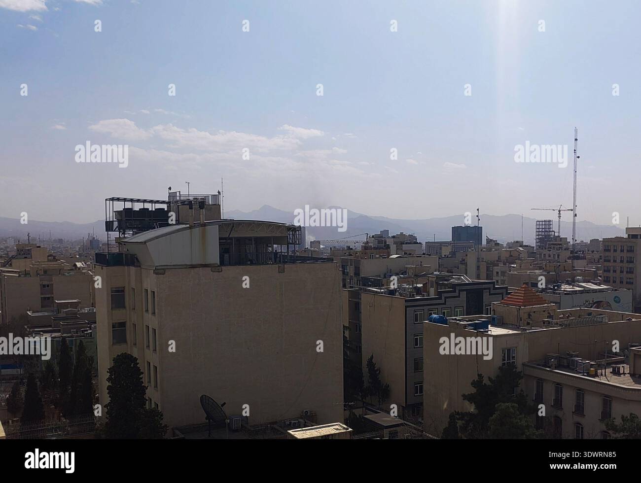 (260228) -- TEHERAN, Feb. 28, 2026 (Xinhua) -- This photo taken on Feb ...