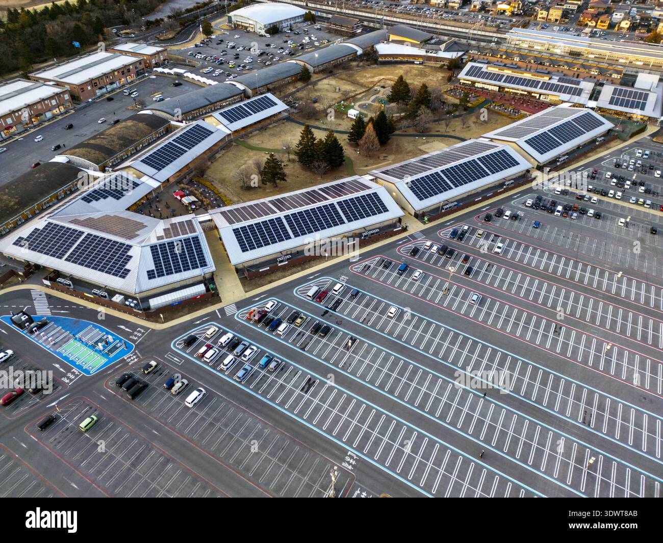 Vast layout solar panels hi-res stock photography and images - Alamy