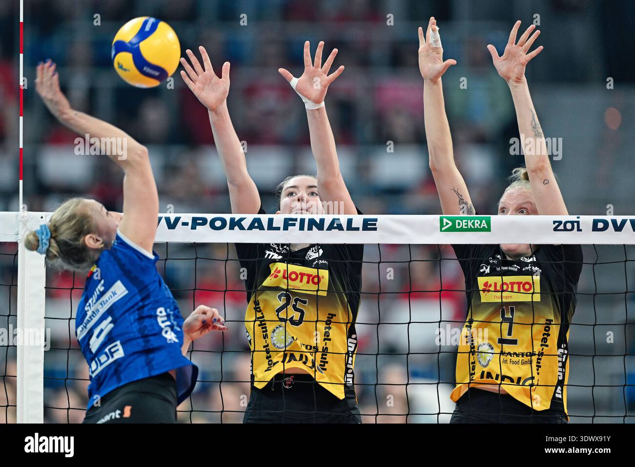 28 February 2026, Baden-Württemberg, Mannheim: Volleyball, Women: DVV ...