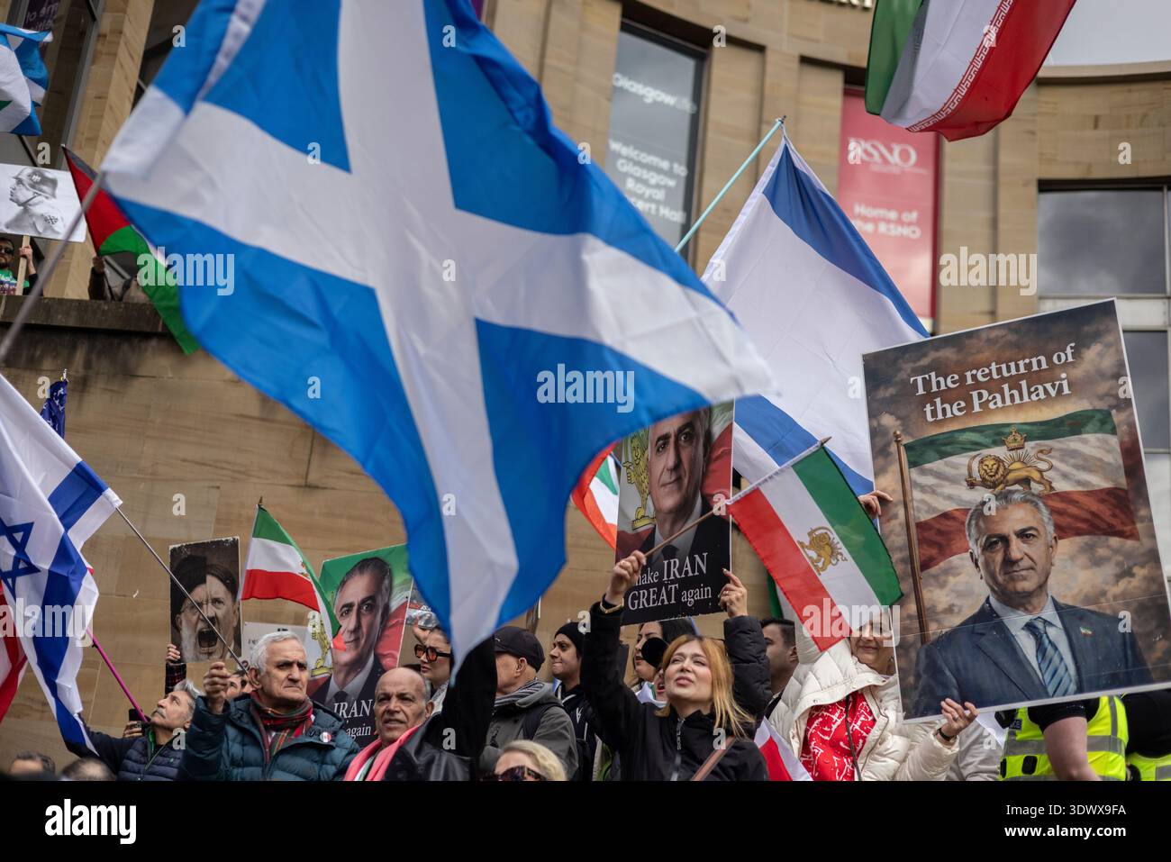 Glasgow, UK, 28th Feb 2026. The pro-Iranian monarchist community ...