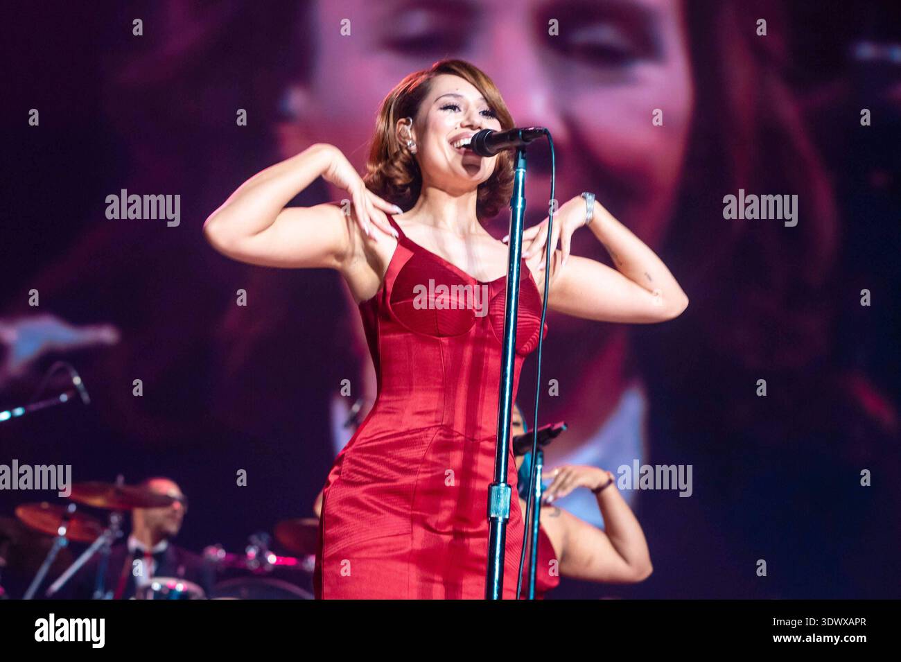 Photo by: zz/Tom Rose/Famous/STAR MAX/IPx 2026 2/26/26 Raye performing ...