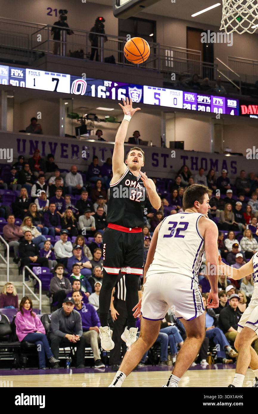 February 28th, 2026: Omaha Mavericks guard Tony Osburn (32) takes a ...