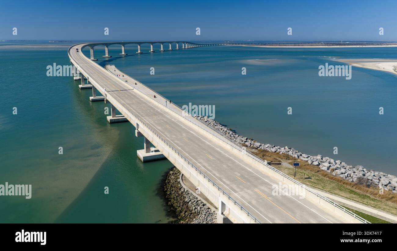 The new Marc Basnight Bridge replaced the old Herbert C. Bonner Bridge ...