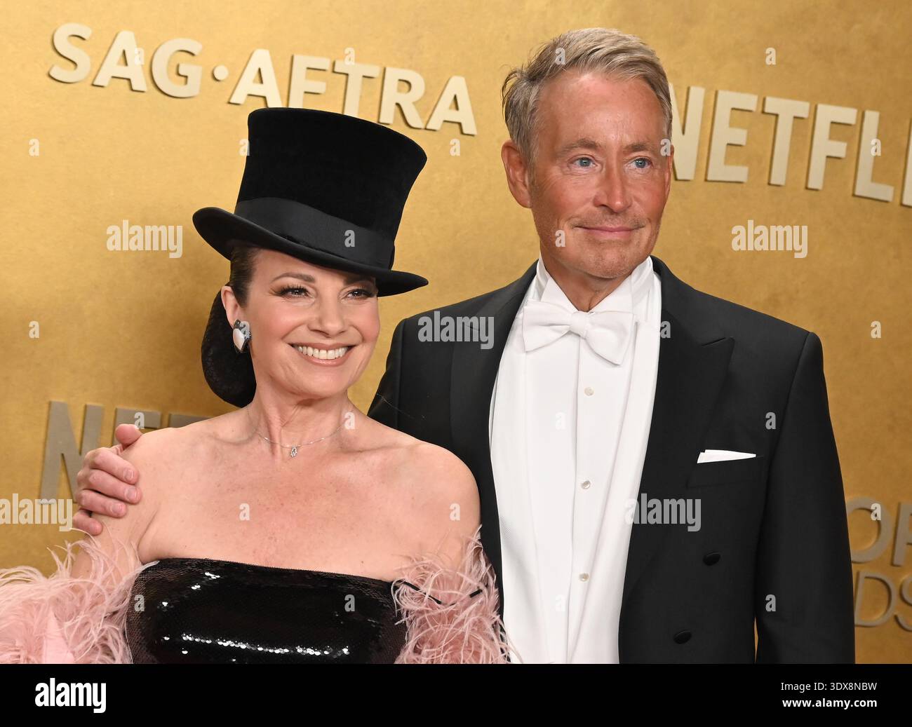 Fran Drescher and Peter Marc Jacobson arriving at the 32nd Annual Actor ...