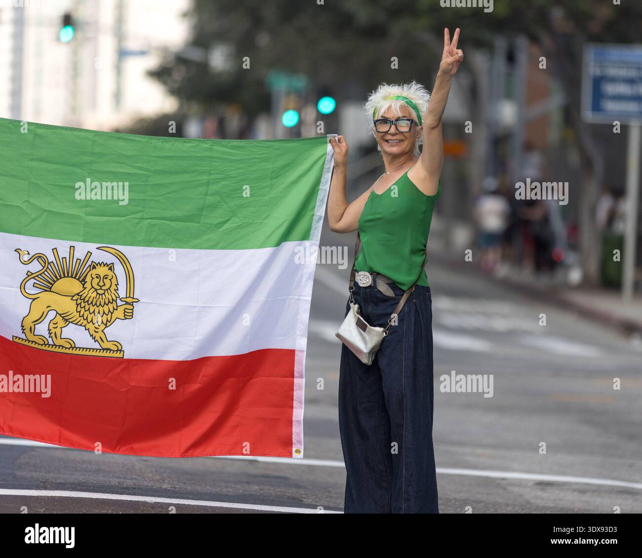 Green headband iran hi-res stock photography and images - Alamy