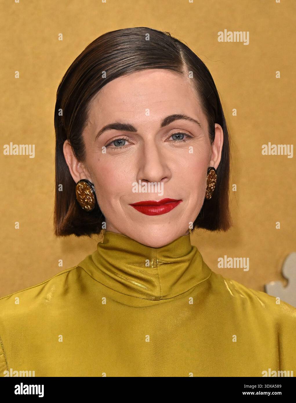 Jen Tullock arriving at the 32nd Annual Actor Awards held at the Shrine ...