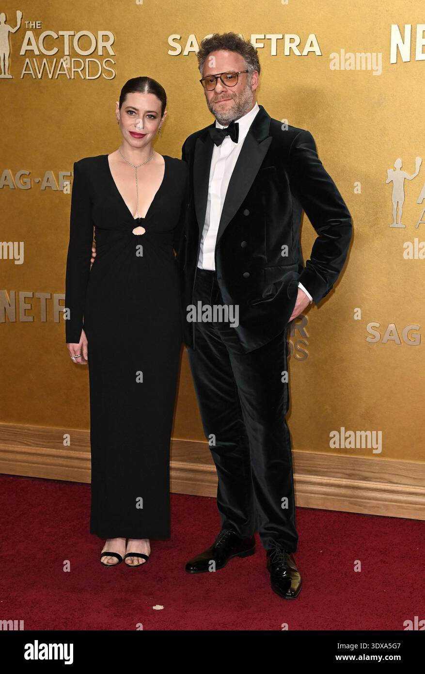 Lauren Miller and Seth Rogan arriving at the 32nd Annual Actor Awards ...