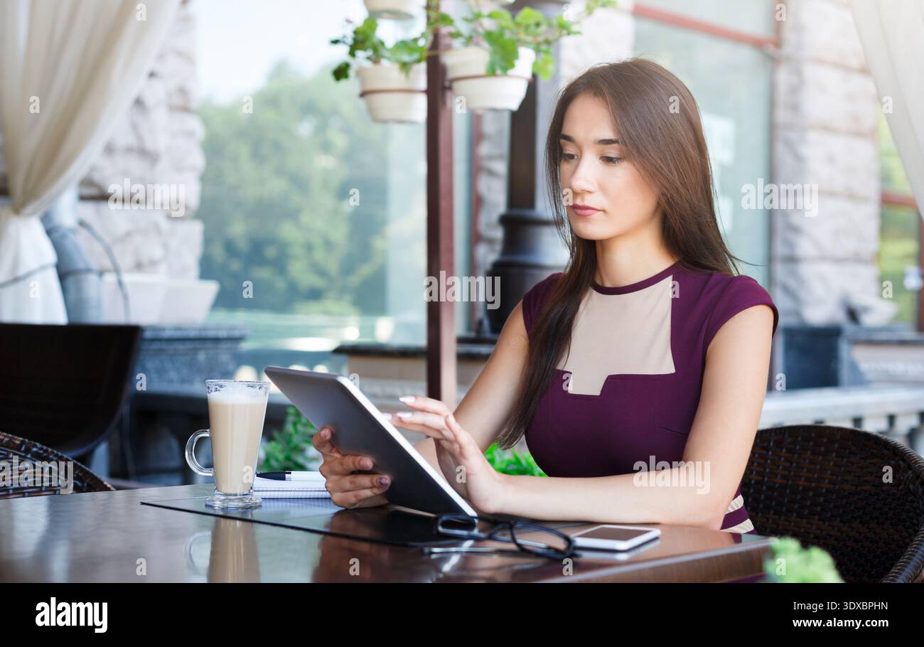 Outdoor cafe setting featuring hi-res stock photography and images - Alamy