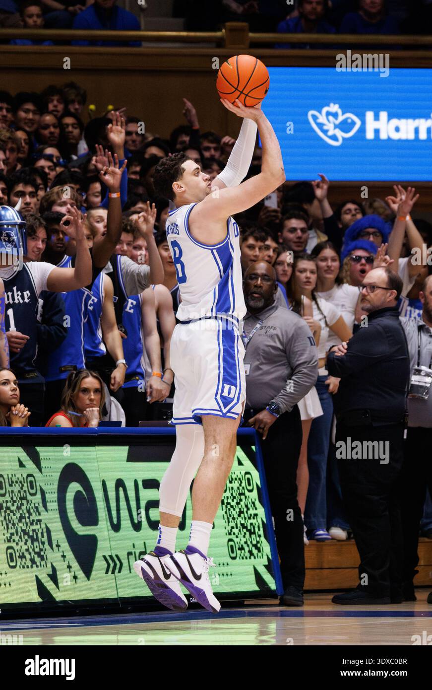 Duke's Darren Harris (8) attempts a shot during an NCAA college ...