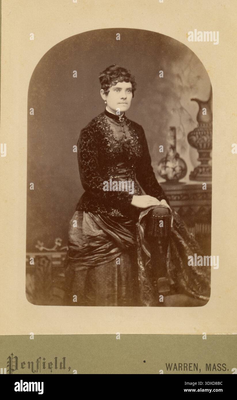 Cabinet card portrait women hi-res stock photography and images - Alamy