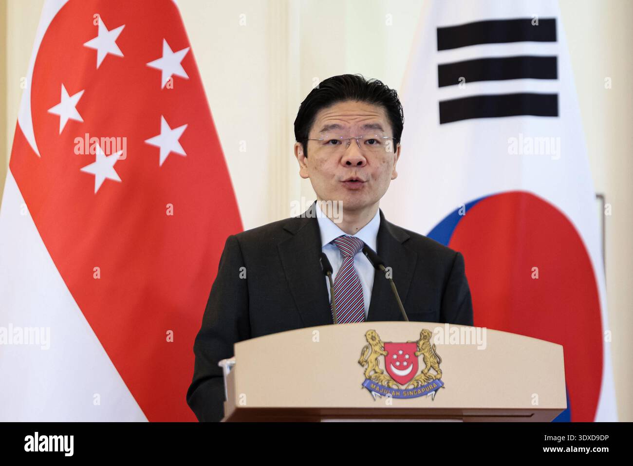 S. Korea-Singapore summit Singaporean Prime Minister Lawrence Wong ...