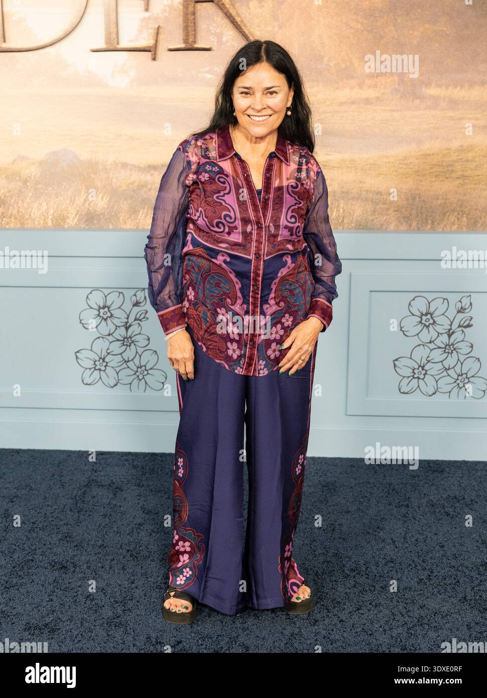 Diana Gabaldon attends season eight of 'Outlander' premiere at Alice ...