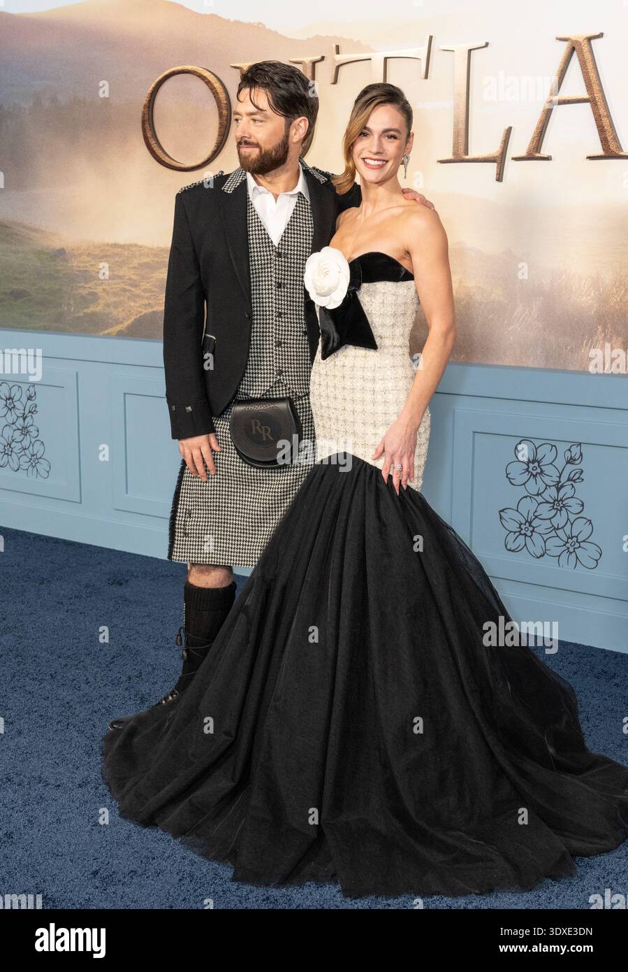Richard Rankin wearing dress by Siobhan MacKenzie and Sophie Skelton ...