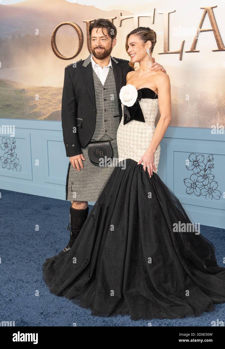 Richard Rankin wearing dress by Siobhan MacKenzie and Sophie Skelton ...
