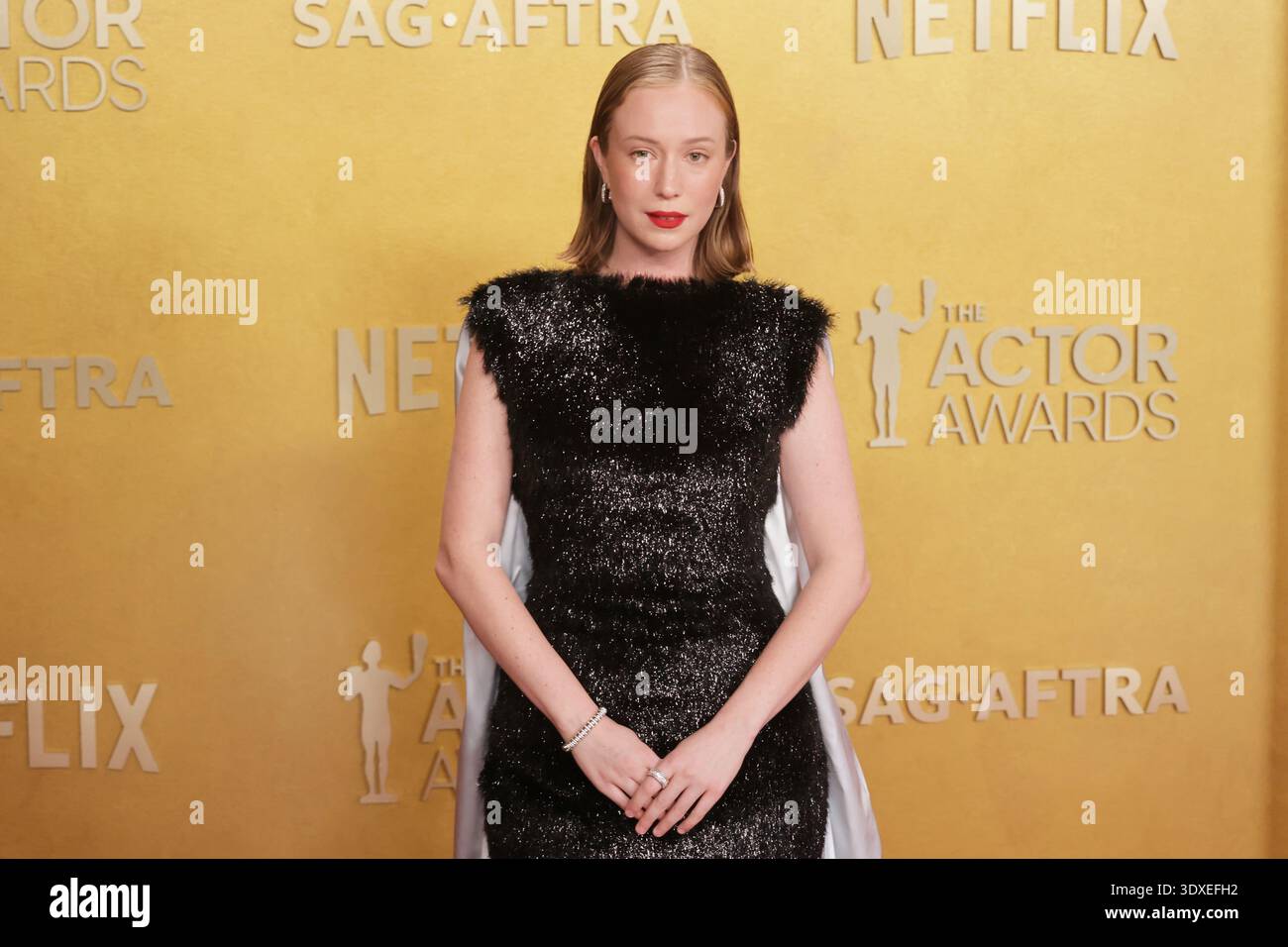 Hannah Einbinder attends the 32nd Annual Actor Awards at Shrine ...