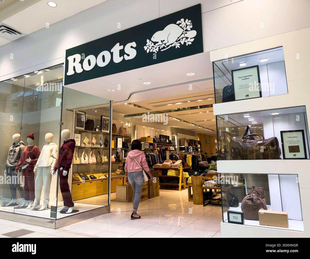 A Roots clothing store is pictured in Ottawa, Tuesday, Sept. 13, 2022 ...