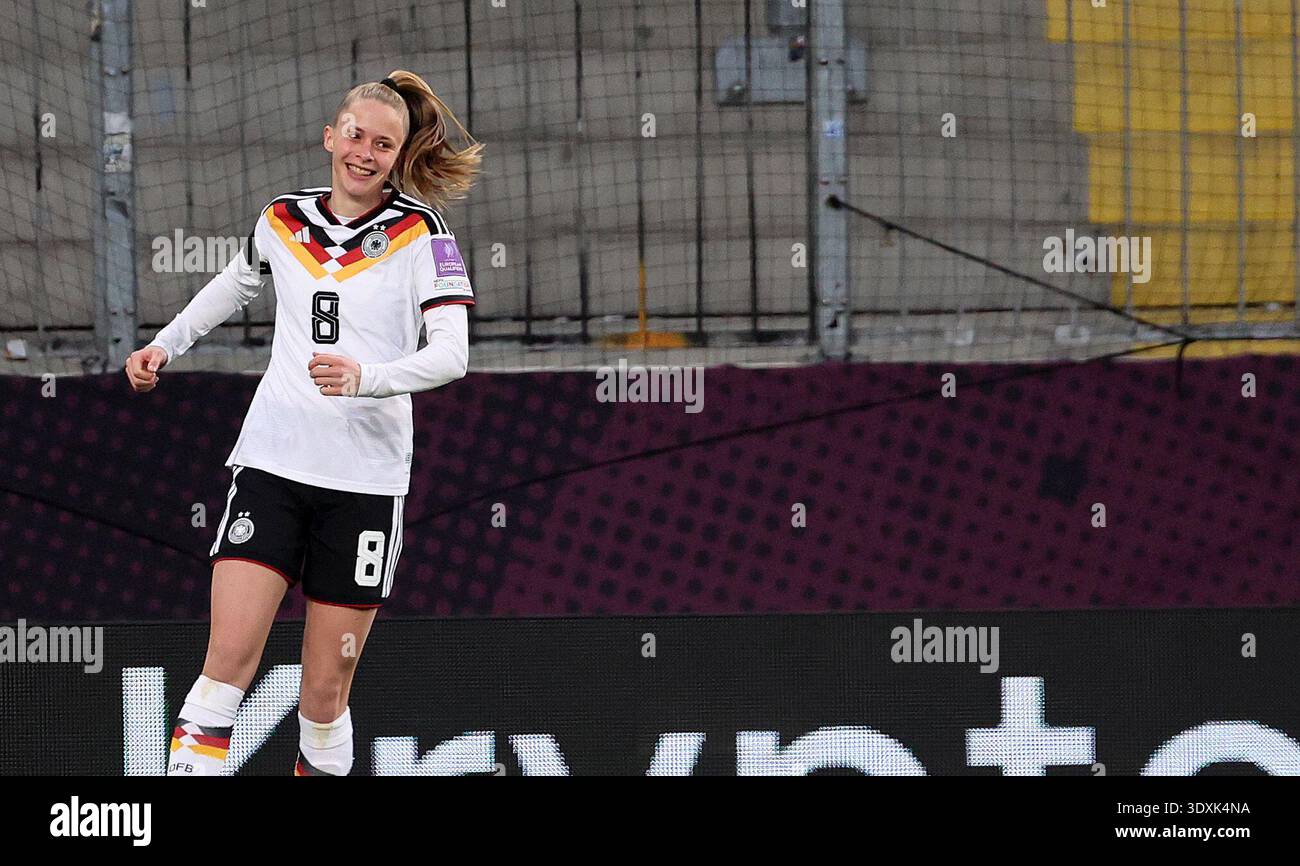 Dresden , Germany. 03rd March 2026 . Vivien Endemann celebrates after ...