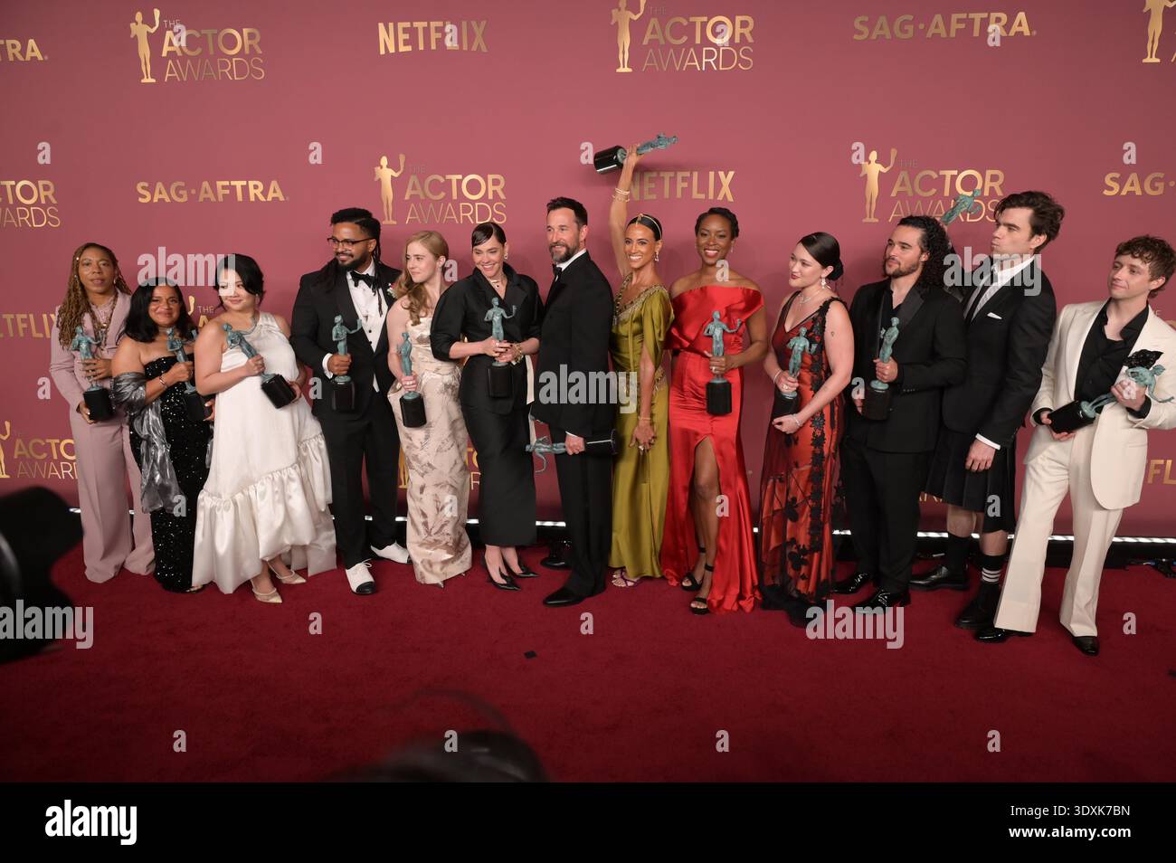 The pitt noah wyle hi-res stock photography and images - Alamy