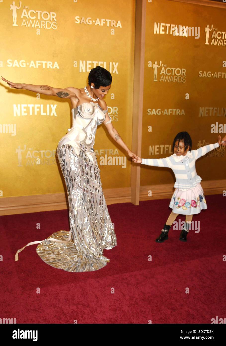 Teyana Taylor with daughter Rue Rose Shumpert at the 32nd Actor Awards ...