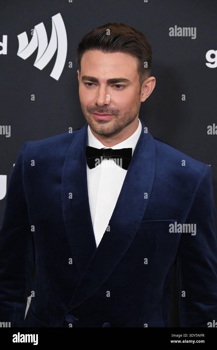Jonathan Bennett at arrivals for 37th Annual GLAAD Media Awards ...