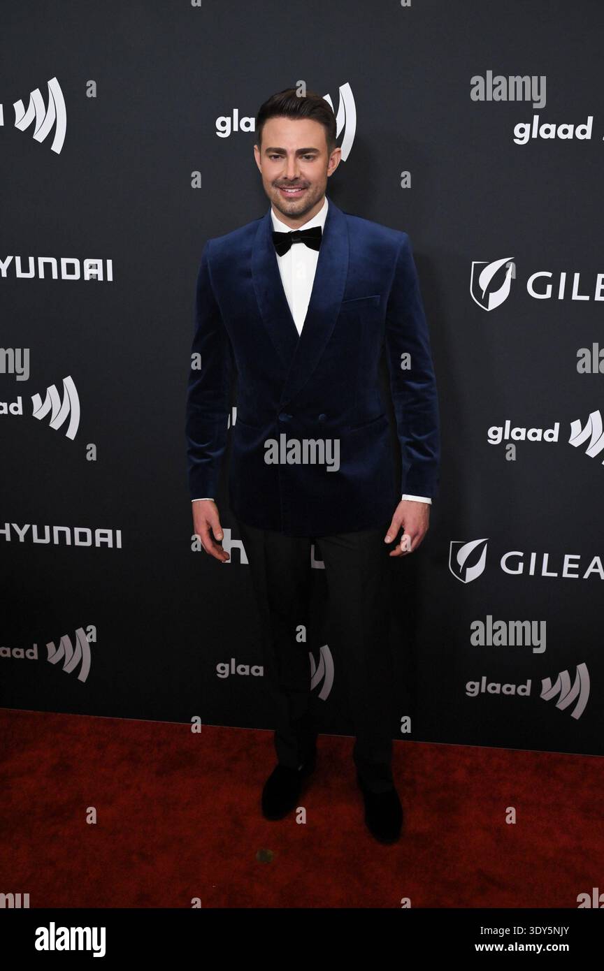 Jonathan Bennett at arrivals for 37th Annual GLAAD Media Awards ...