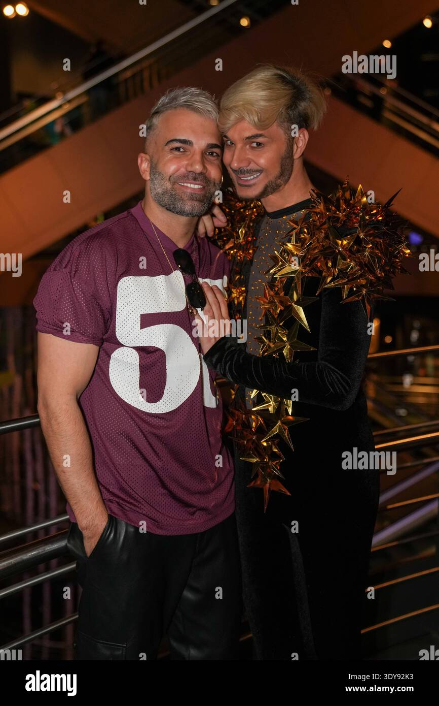 THE 50 Premiere 2026. Rafi Rachek mit Freund Sam Dylan bei der Premiere ...