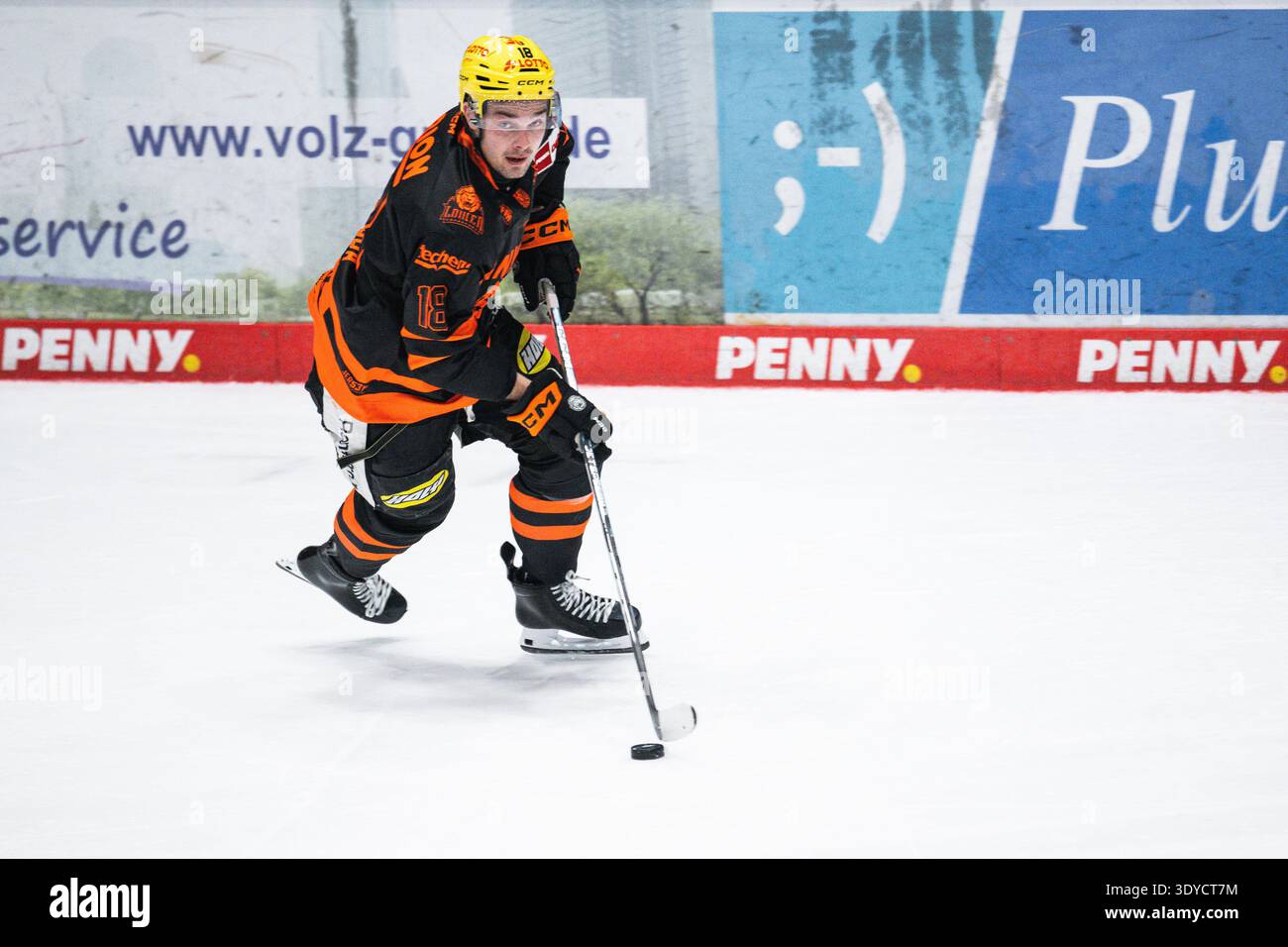 Eric Uba (Loewen Frankfurt, #18) GER, Loewen Frankfurt vs. Iserlohn ...