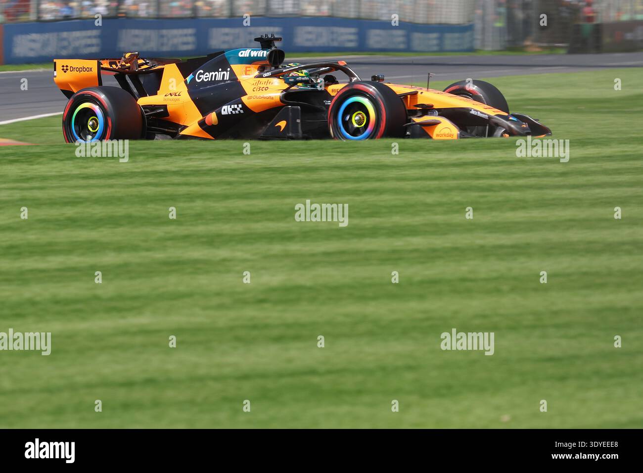 #81 Oscar Piastri (AUS) McLaren Mastercard F1 Team (GBR) MCL40A ...