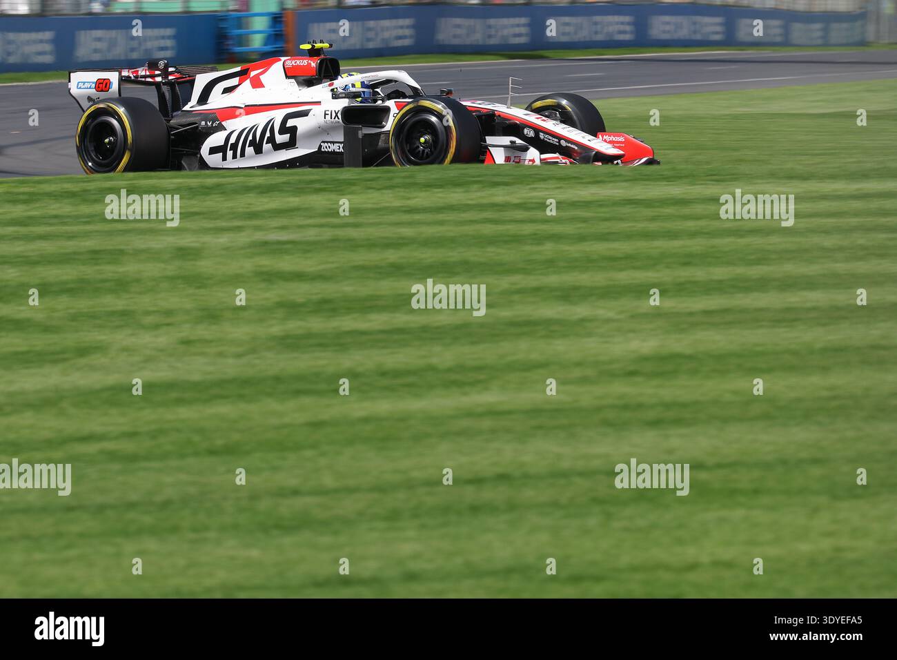 #87 Oliver Bearman (GBR) TGR Haas F1 Team (USA) Haas VF-26/Ferrari ...